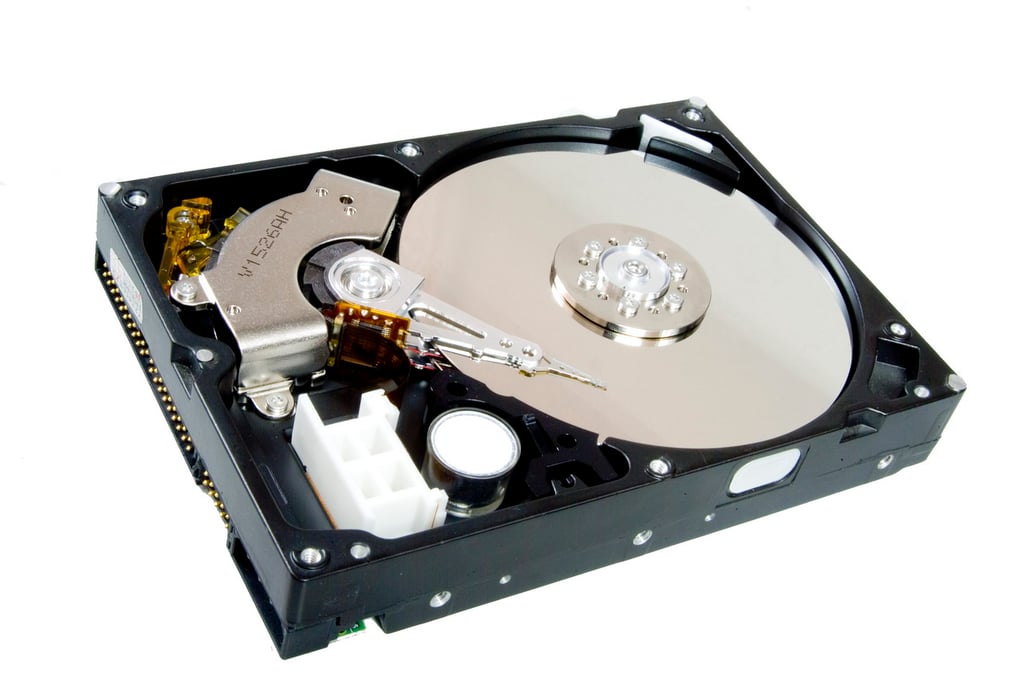 Tech 101: Traditional Hard Drives Vs. Solid State Drives Tech 101: Traditional Hard Drives Vs. Solid State Drives